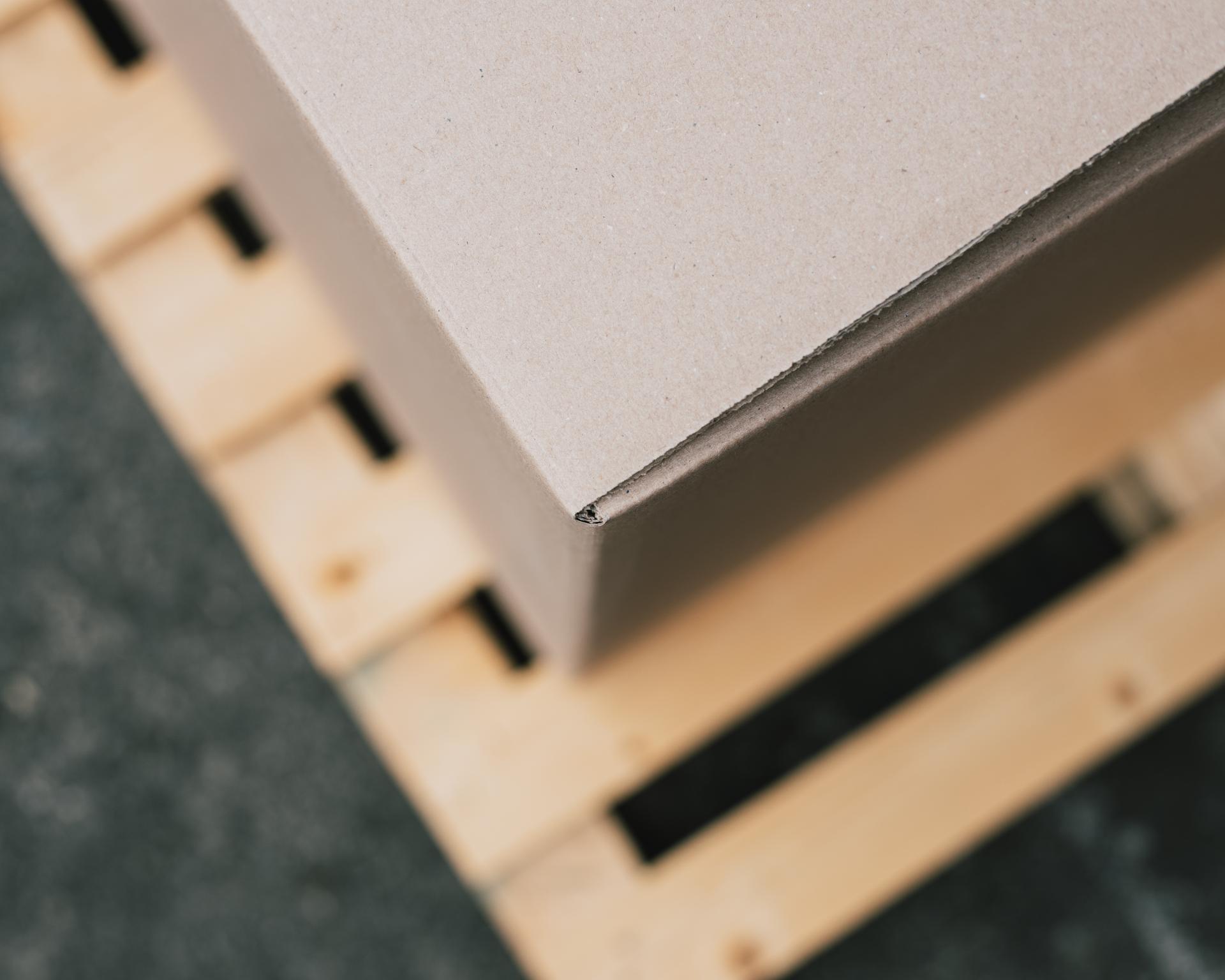 Packing large items correctly | Model Group Switzerland