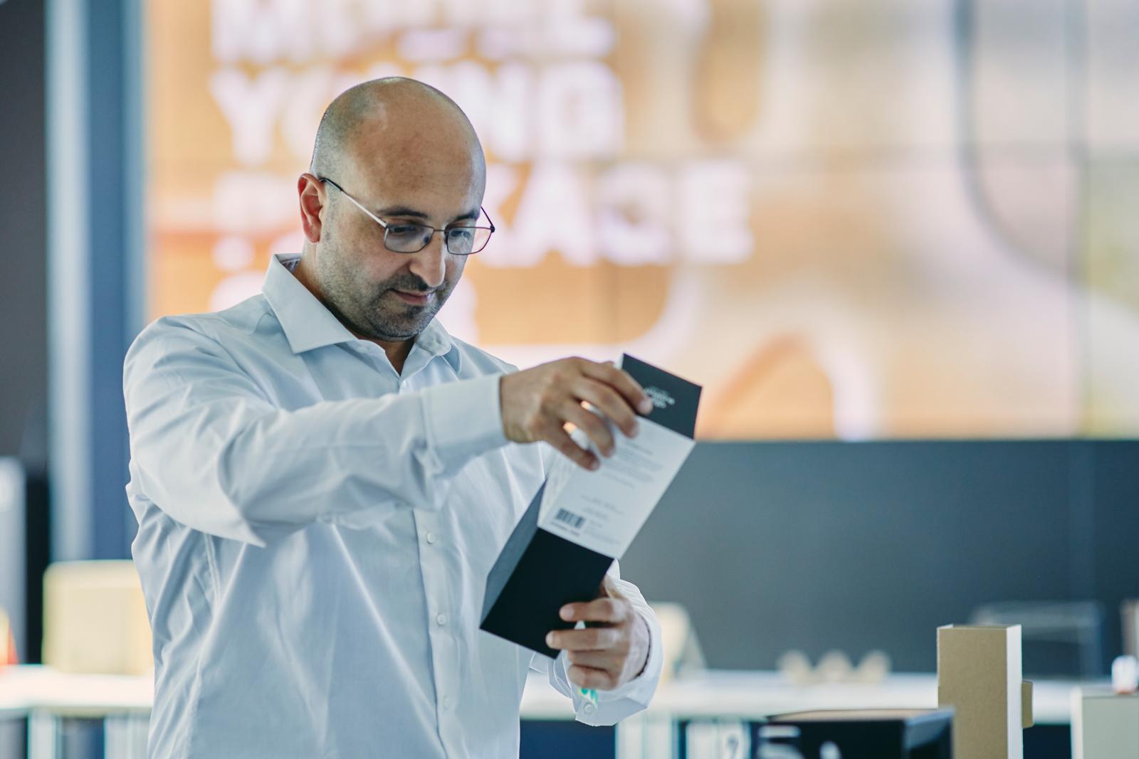 Model Group – Extra in the Ordinary | Model Group