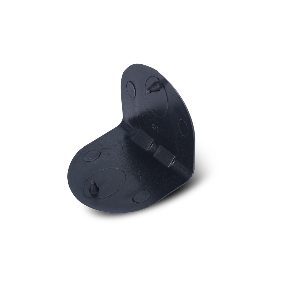 Edge protection corner with mandrel made of plastic for strapping band